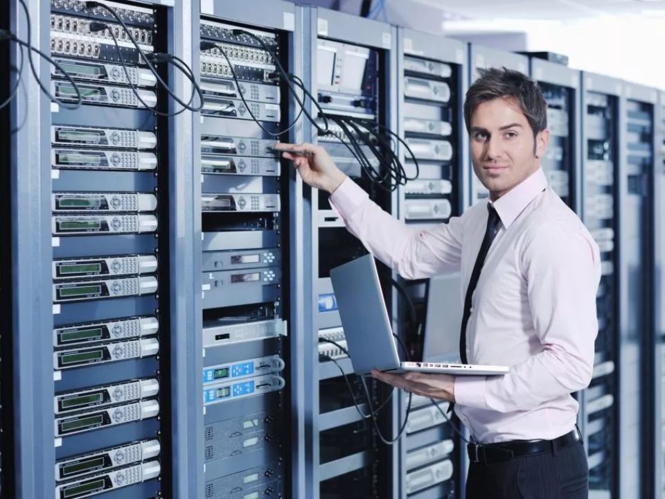 7 Things to Look for in Expert IT Providers - Down to Earth Technology